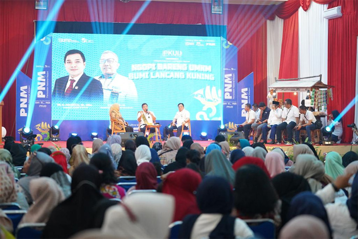 Kolaborasi PNM dan Komisi VI DPR RI, Dampingi Nasabah Mekaar Menjadi ...