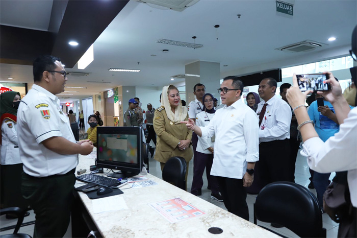 Menteri PANRB Apresiasi Penerapan Layanan Digital di RSD K.R.M.T ...