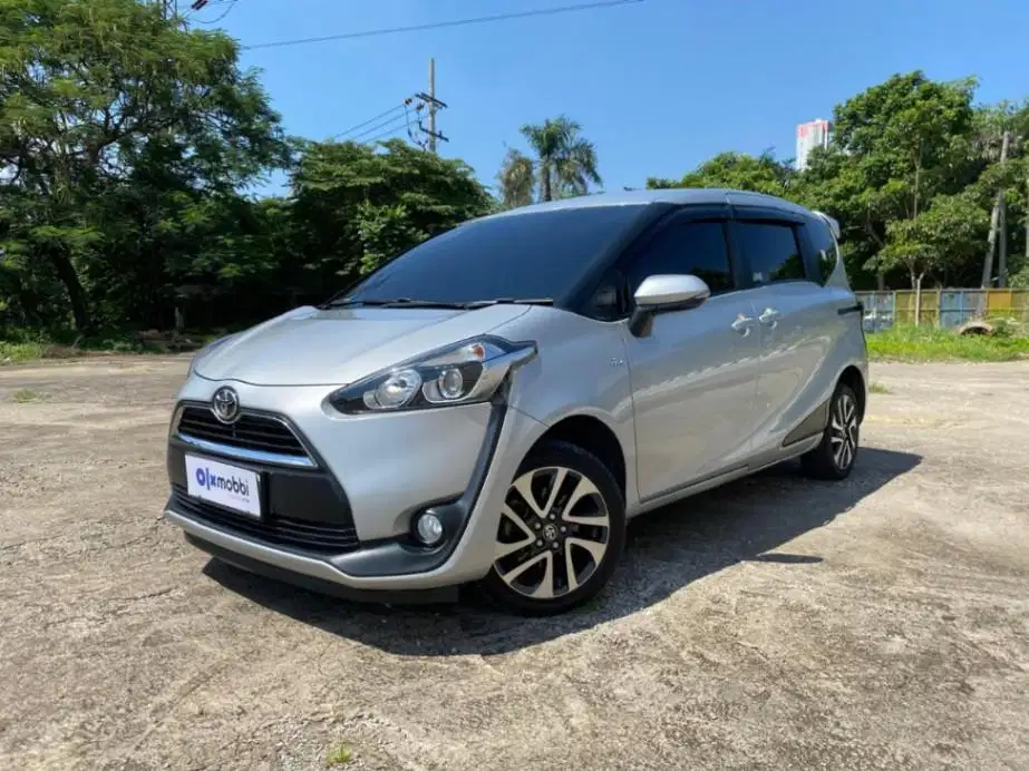 Pakai Mobil Rakyat Lagi, Paus Fransiskus Tumpangi Toyota Sienta Saat ...