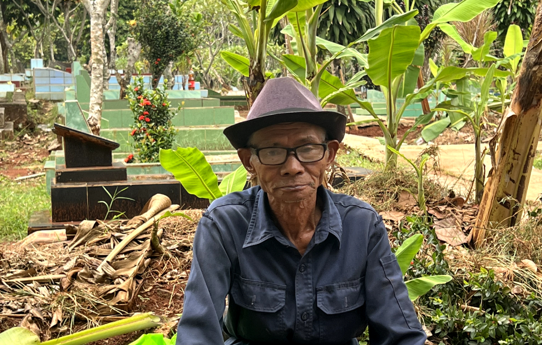 Penuhi Nazar, Shandy Purnamasari dan Gilang Berangkatkan Rohidi, Tukang ...