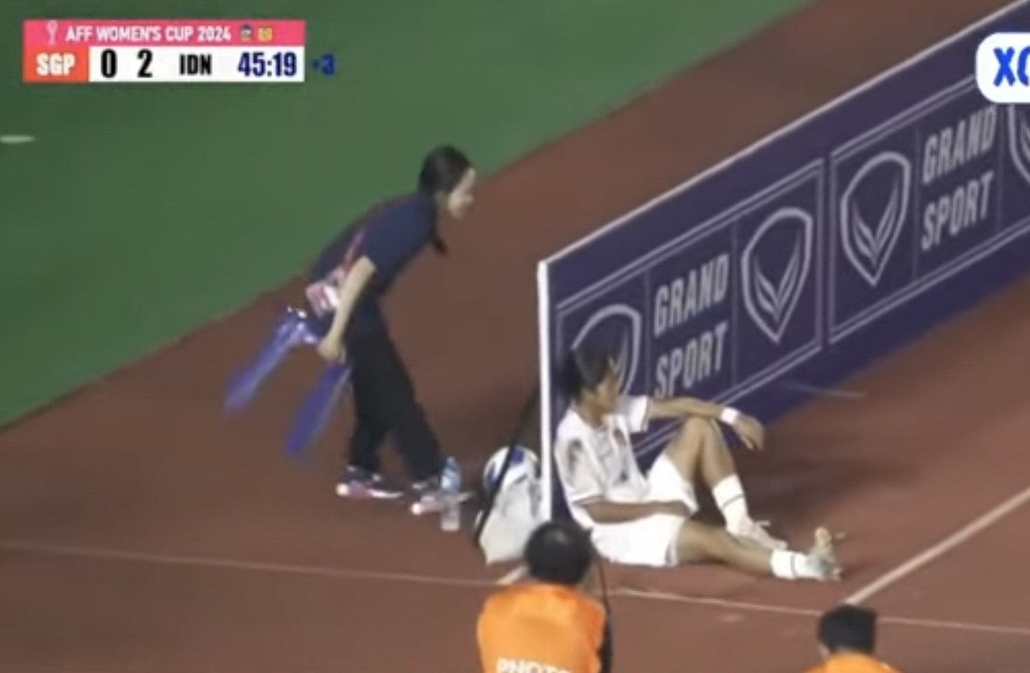 Momen Kocak Reva Octaviani Tiru Selebrasi Marselino Ferdinan, Duduk ...