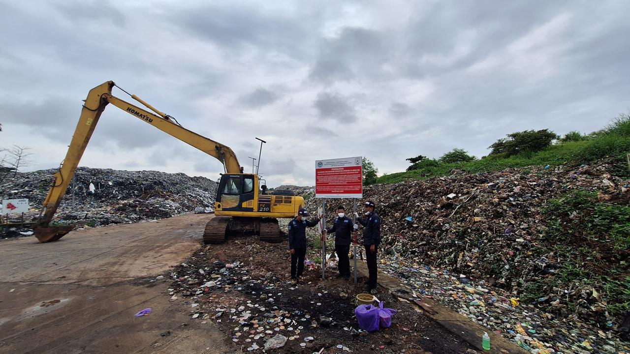 Terbukti Kelola Sampah Secara Open Dumping, KLH Segel dan Larang TPAS ...
