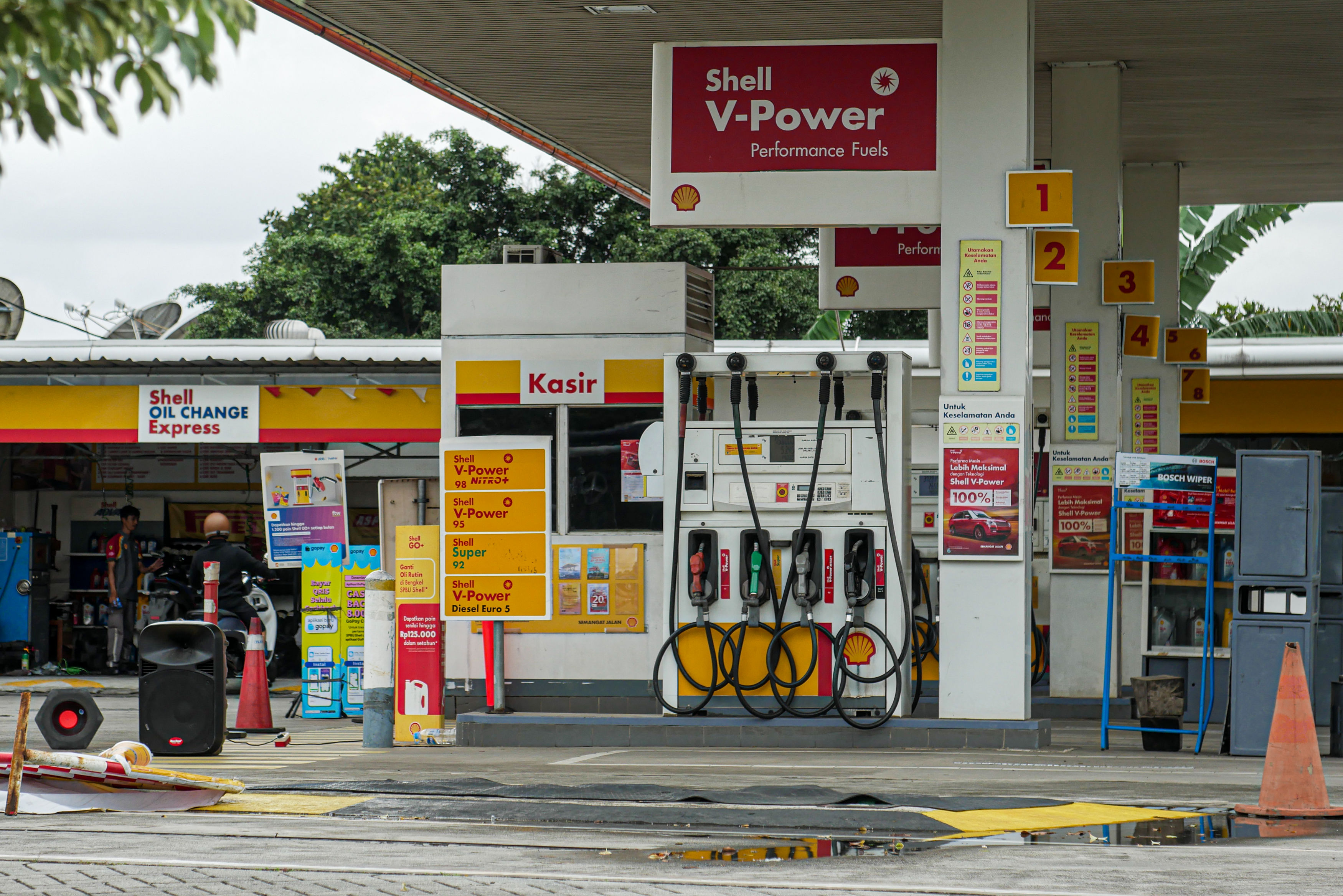 Alami Kesulitan Stok BBM, Shell Minta "Bantuan" Kementerian ESDM untuk ...