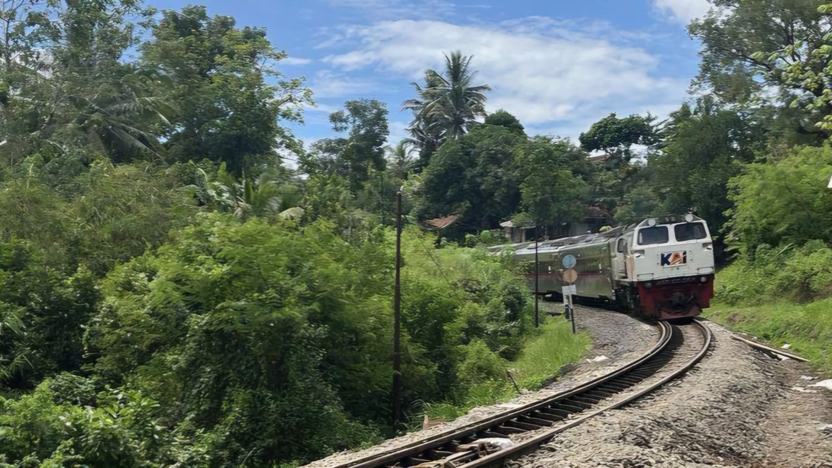 Pasca Longsor, Jalur Kereta Api Ciamis-Manonjaya Kembali Normal