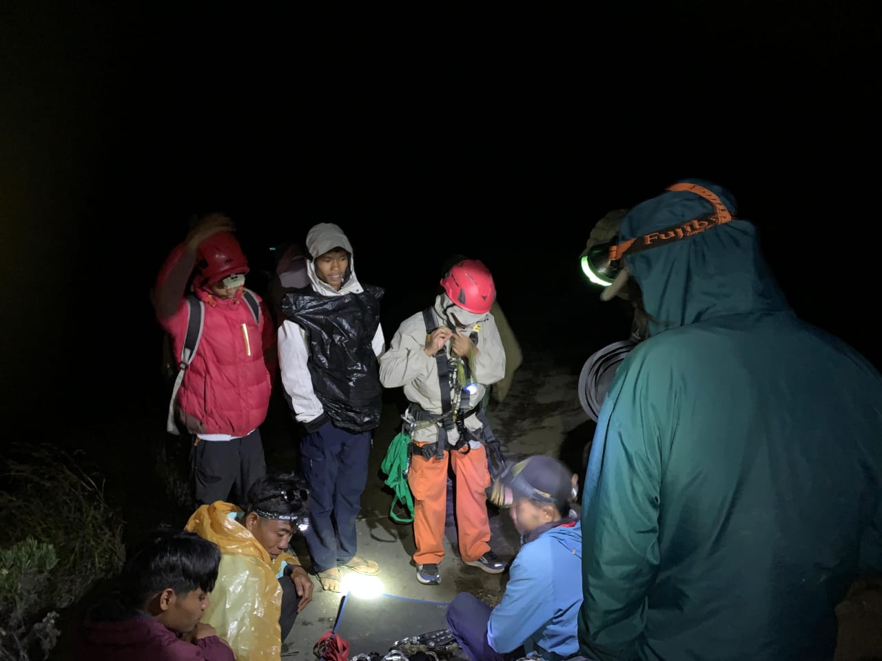 Pendaki Asal Brasil Jatuh ke Jurang di Gunung Rinjani, Tim SAR Masih ...