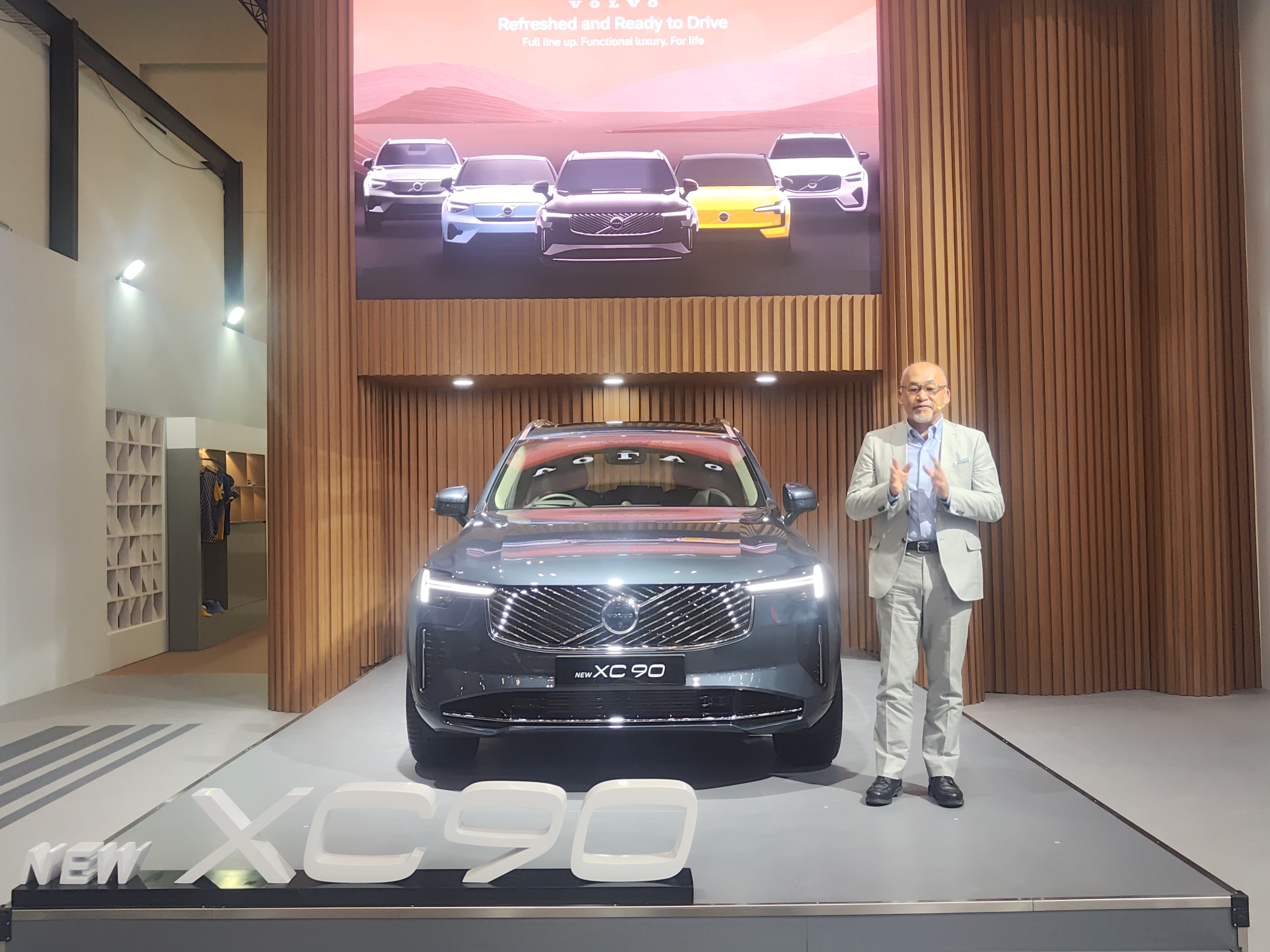 Volvo Bawa Lima Model Mobil Elektrifikasi ke GIIAS 2025, Tunjuk Marc ...