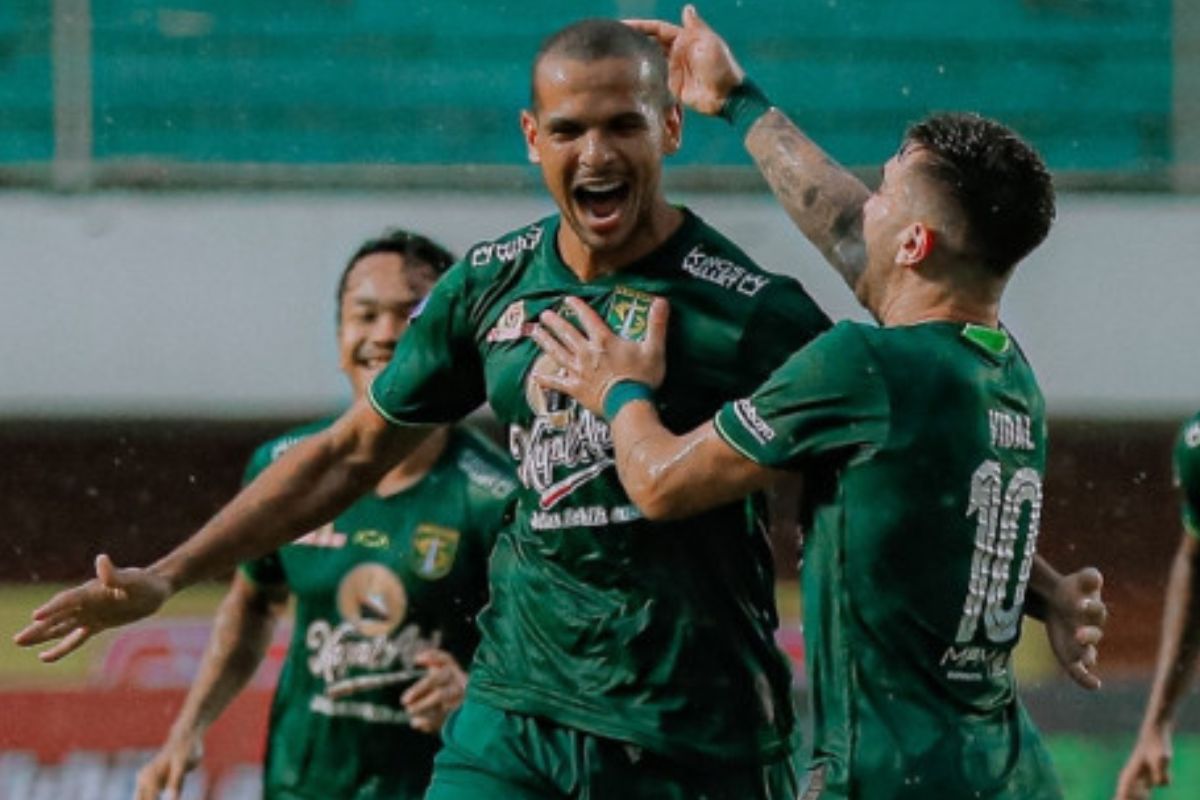 Persebaya Surabaya Buntu? Leo Lelis Siap Jadi Mesin Gol Dadakan, From ...