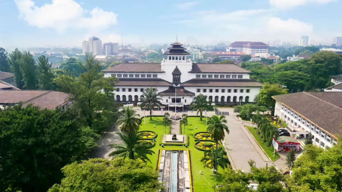 Liburan Asyik di Bandung Dimulai dari 10 Tempat Wisata Ini
