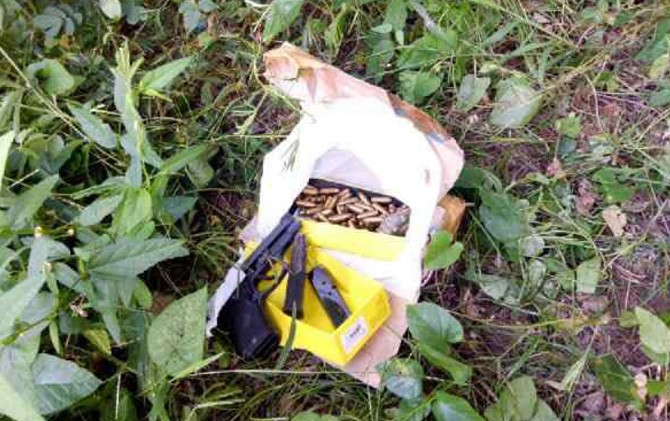 Misteri Sepucuk Pistol FN yang Tergeletak di Pinggir Jalan