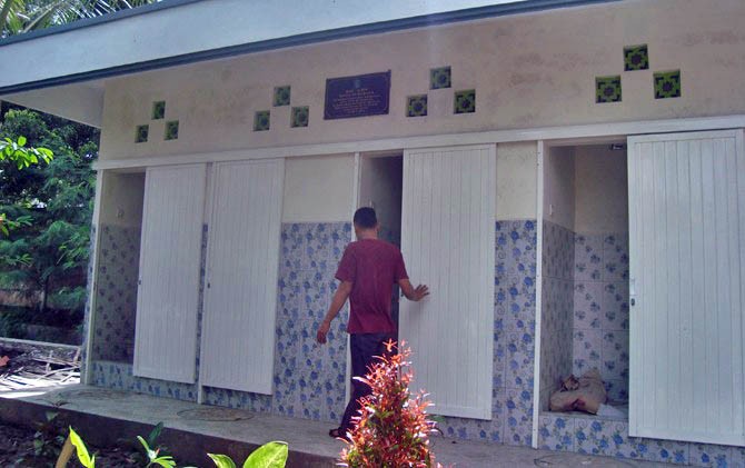 Butuh Bantuan, Daerah Ini Separuh Warganya Belum Punya Jamban