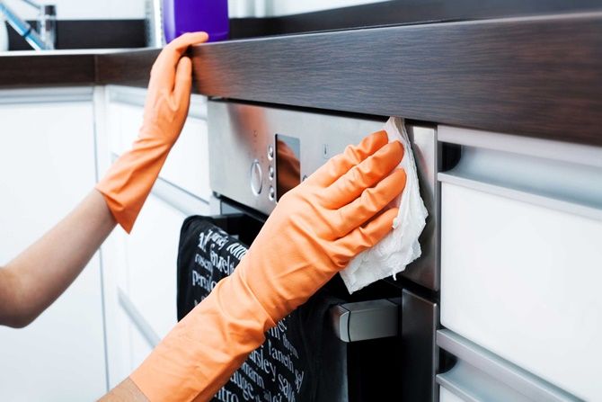 Bersihkan Noda Pada Peralatan Dapur dengan 7 Bahan Rumahan