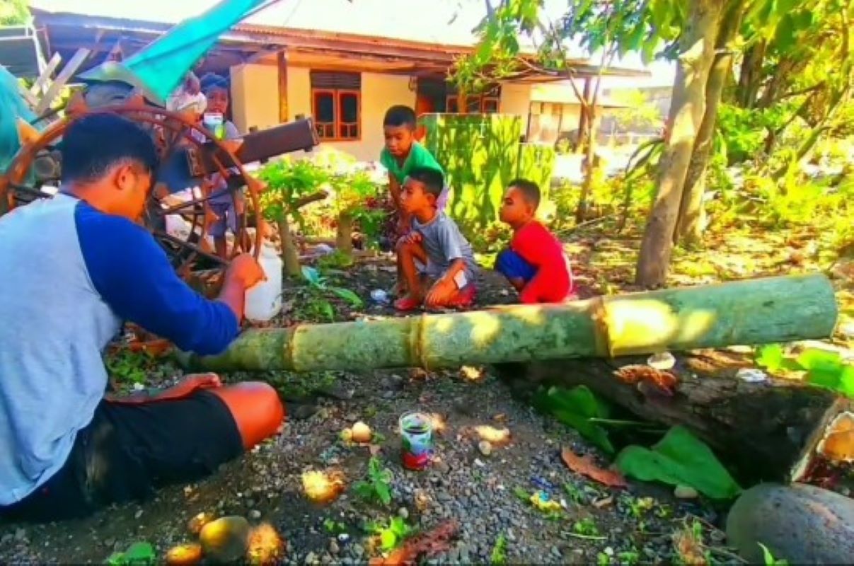 Menelusuri Permainan Meriam Bambu dari NTT, Tradisi Unik Perayaan Natal ...